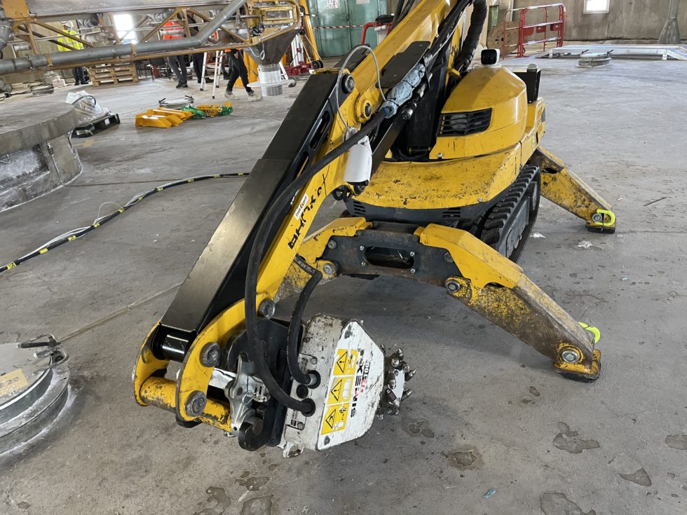 Brokk, les robots et engins de démolition - Brokk 100 et 160 - For Sci Tech